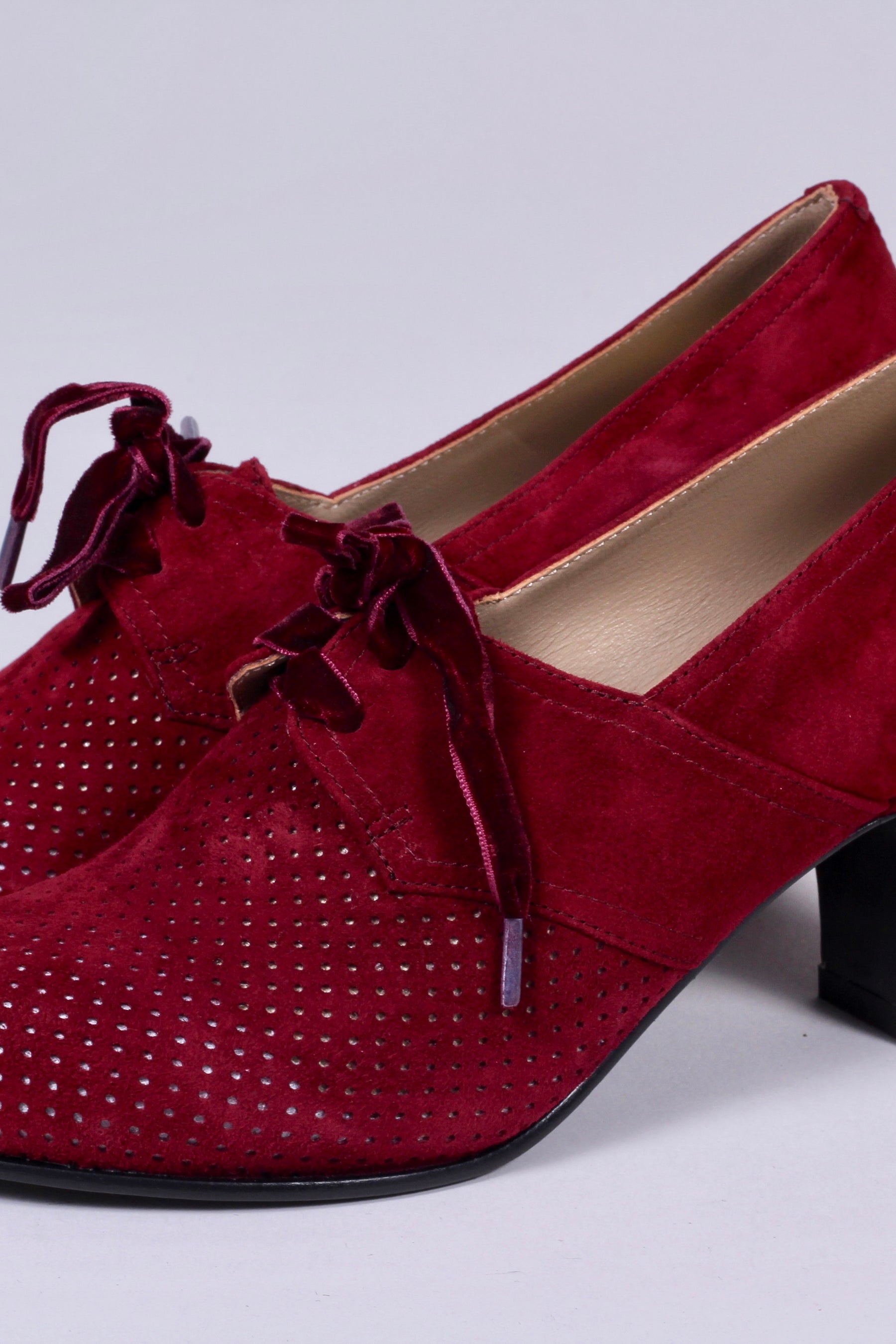 Red vintage shoes for women. 40s vintage retro pumps with 6.7 cm heels ...